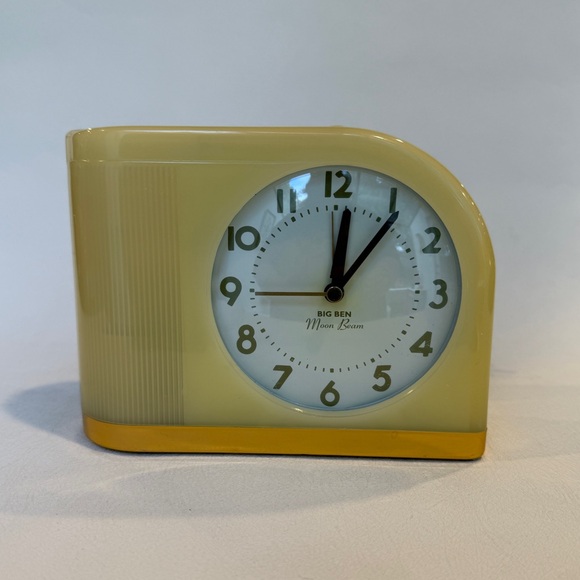 Westclox | Accents | Westclox Big Ben Yellow Moon Beam Flashing Alarm ...